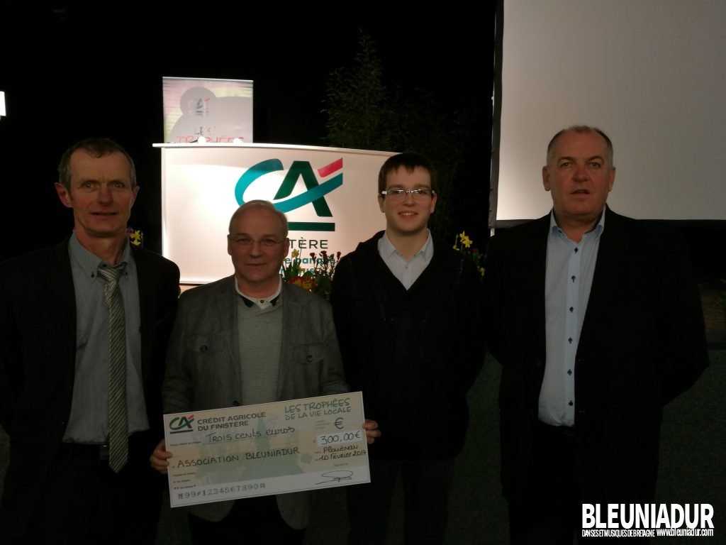 Trophée De La Vie Locale Du Crédit Agricole Bleuniadur Danses